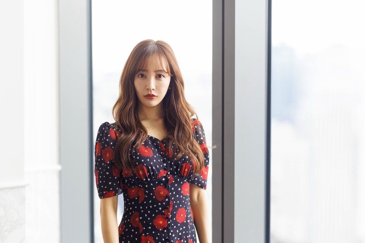 華やかさの裏に、並々ならぬ努力があった。経営者・板野友美が初めて明かす、"何も諦めない挑戦"の舞台裏 | YOUTRUST Studio