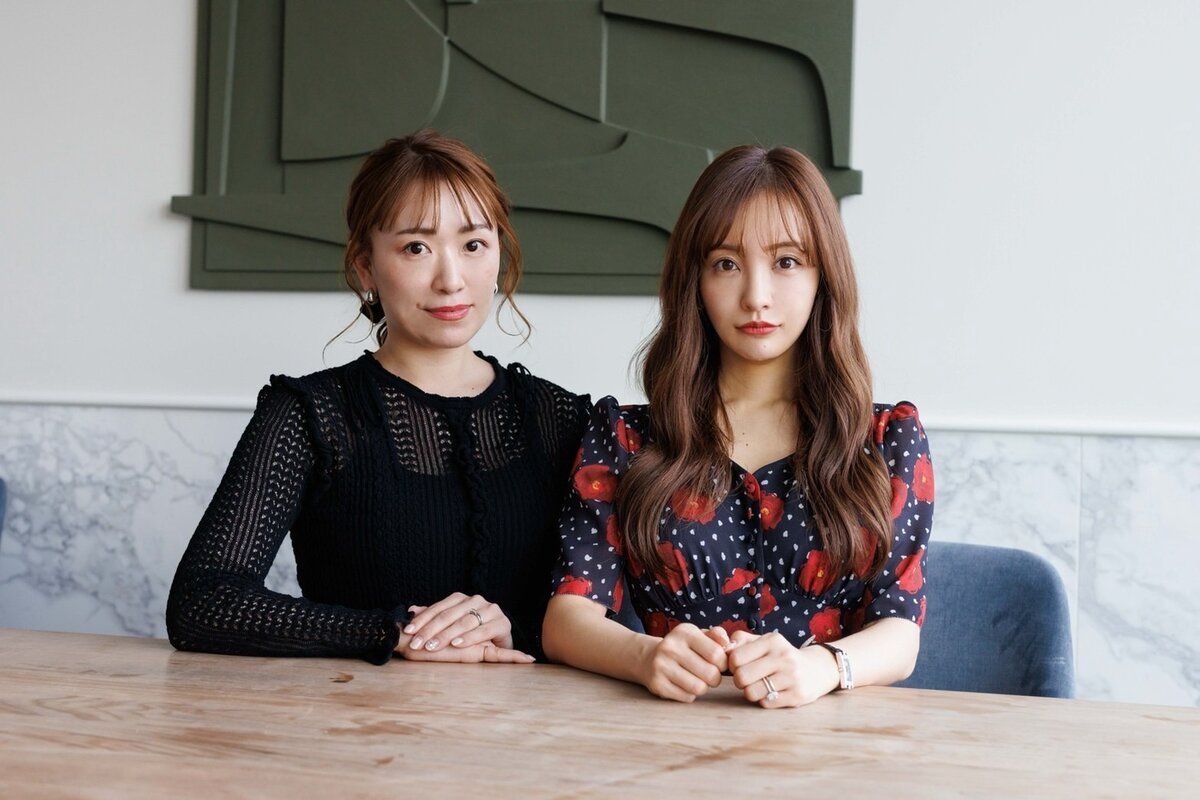 華やかさの裏に、並々ならぬ努力があった。経営者・板野友美が初めて明かす、"何も諦めない挑戦"の舞台裏 | YOUTRUST Studio