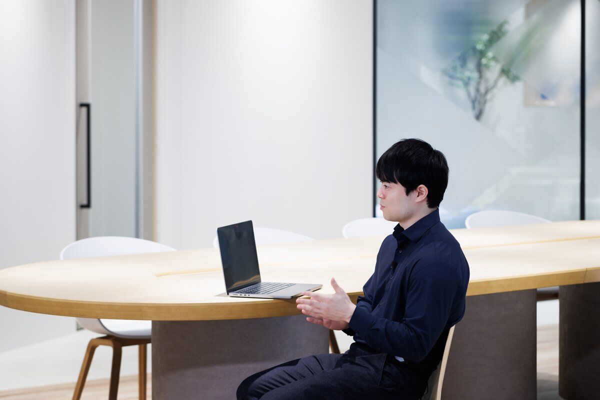 行動の積み重ねが変革を生む。LayerX・中村龍矢が掲げる“飛び石理論” | YOUTRUST Studio