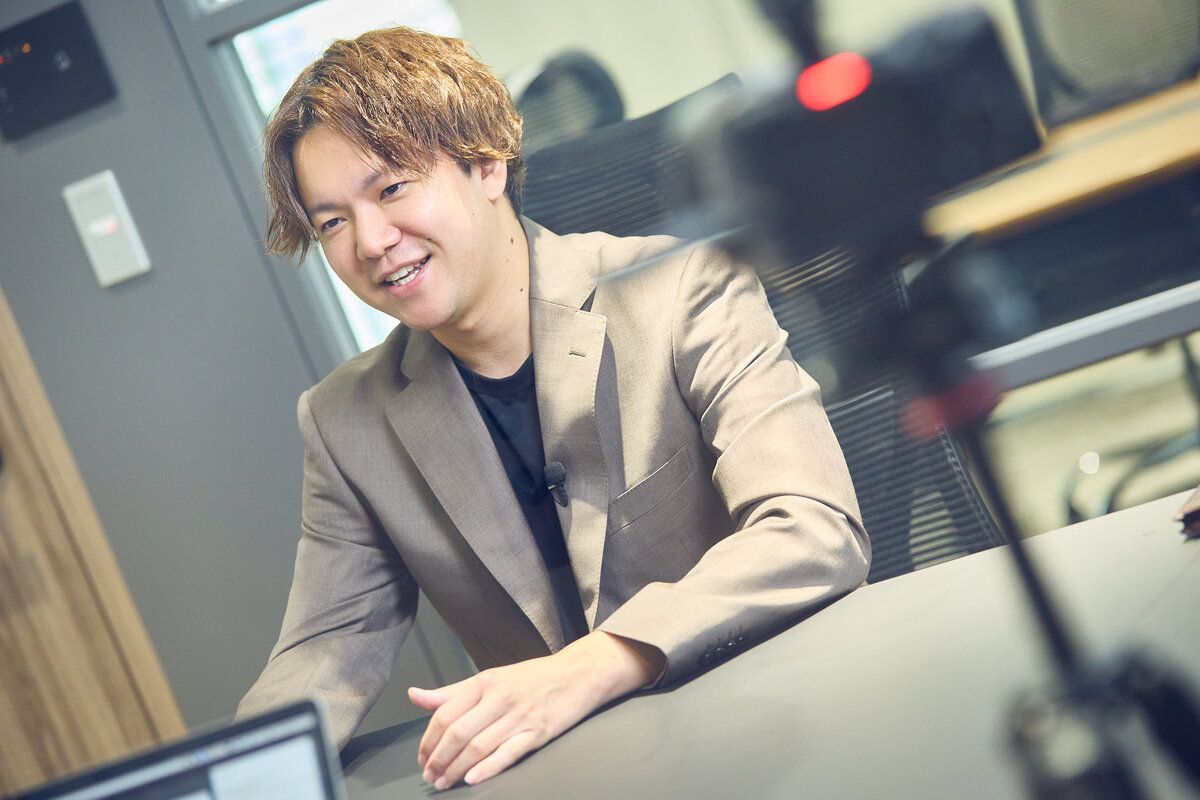 SNSで必然的に『株価』を動かす。kutsuhimo consultingが描く、SNSマーケティングの未来 | YOUTRUST Studio